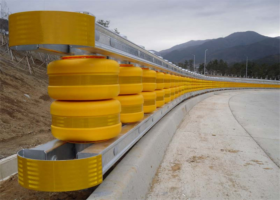 Single Barrel Double Barrel Red Orange Color Available Guardrail Barrier