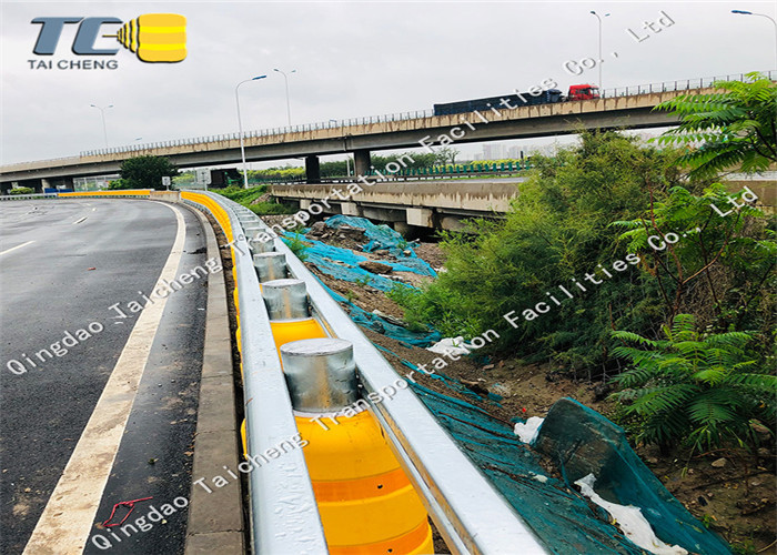 Downhill Safety Roller Barrier 30° To 90° Curved , Anti Collision ...