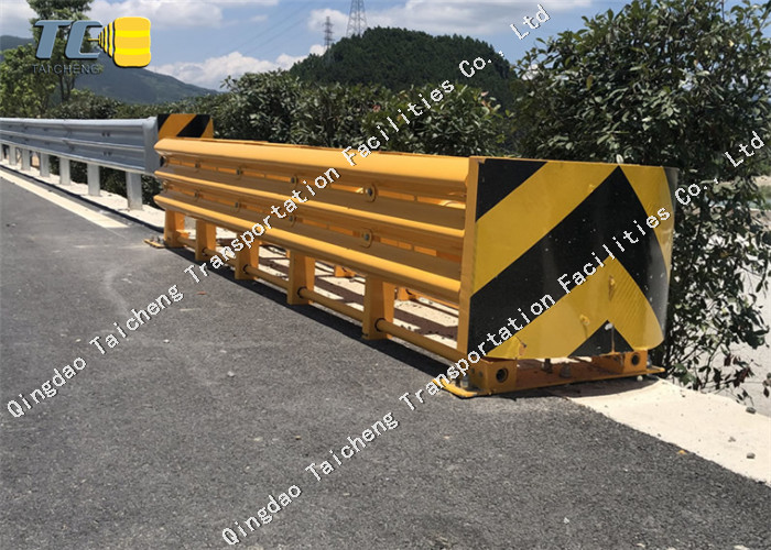 Anti Impact Sled Crash Cushion Barrier Thickened Pipe Reflective Night ...